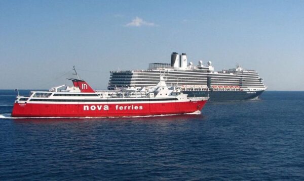 Diferencia entre ferry y crucero - WikiDiferencias.com